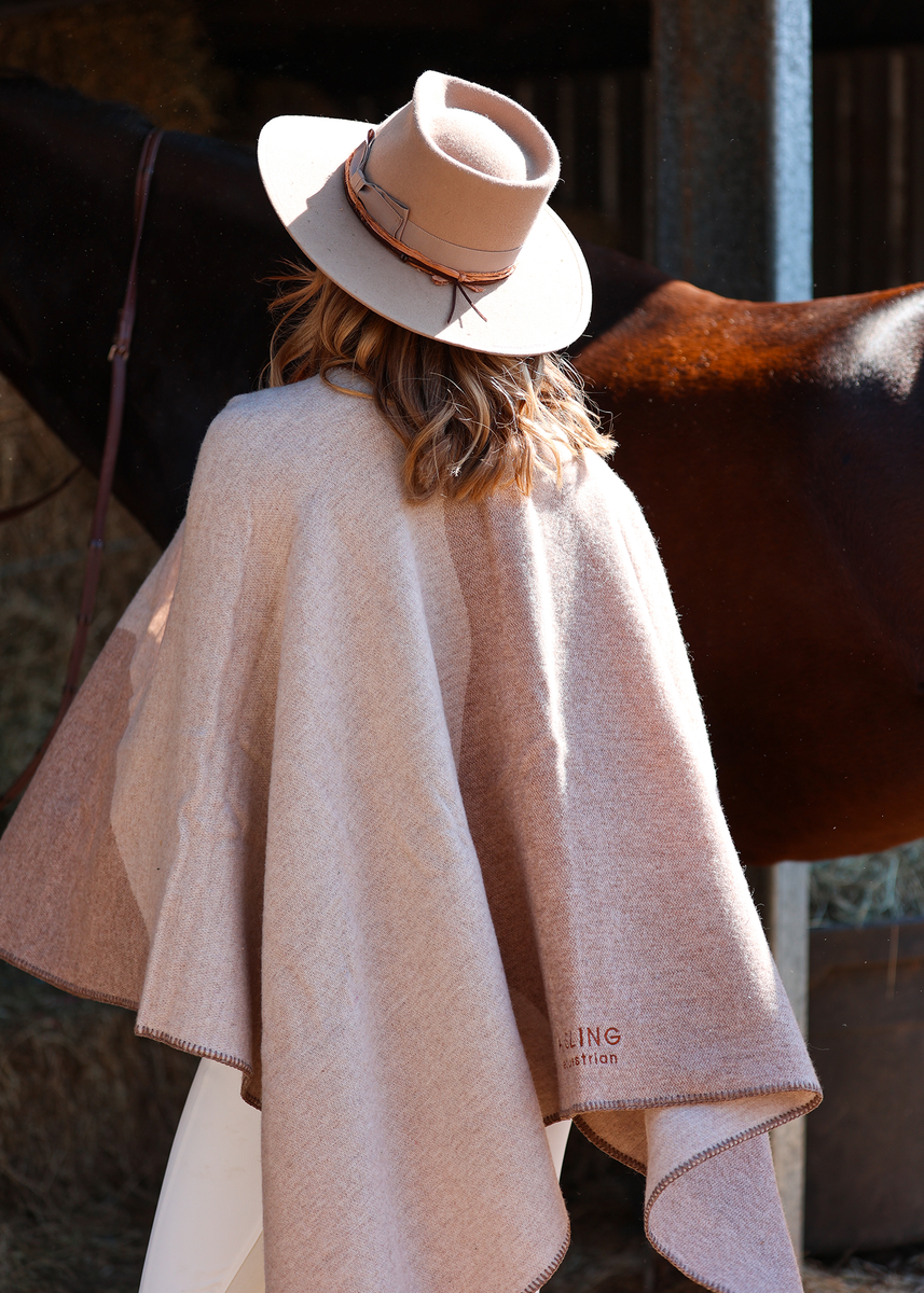 Equestrian wool poncho I Aisling Equestrian – Aisling Equestrian AB
